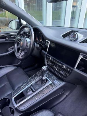 Pelēks Porsche Macan 2019 Viļņa, ar dzinēja tilpumu 1.98 L un nobraukumu 175 tūkst. km par 35000 €, foto 24 vietnē AUTOMOTO.COM.LV