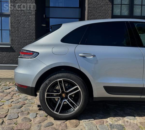 Grey Porsche Macan 2019 in Riga, with an engine capacity of 3.00 L and mileage of 0 thousand km for 39999 €, photo 5 on AUTOMOTO.COM.LV