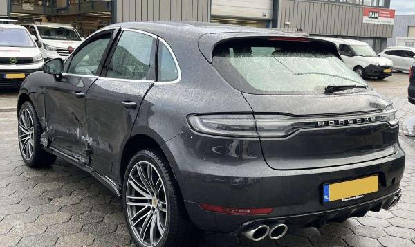 Pelēks Porsche Macan 2020 Kauņa, ar dzinēja tilpumu 1.98 L un nobraukumu 98 tūkst. km par 28400 €, foto 4 vietnē AUTOMOTO.COM.LV