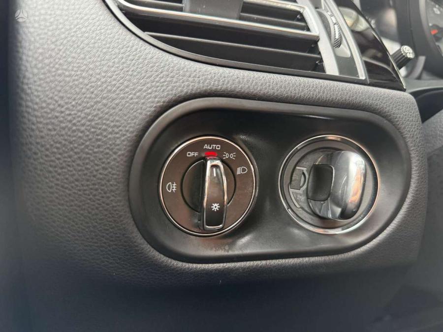 Pelēks Porsche Macan 2020 Viļņa, ar dzinēja tilpumu 3.00 L un nobraukumu 89 tūkst. km par 38500 €, foto 28 vietnē AUTOMOTO.COM.LV