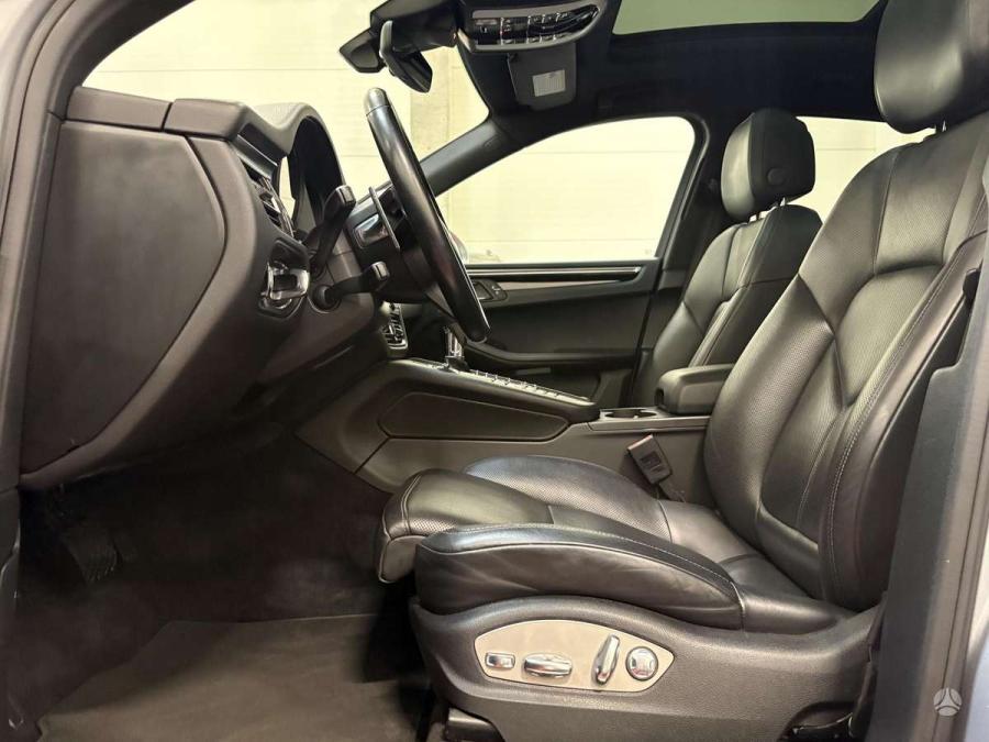 Pelēks Porsche Macan 2020 Viļņa, ar dzinēja tilpumu 3.00 L un nobraukumu 89 tūkst. km par 39990 €, foto 14 vietnē AUTOMOTO.COM.LV