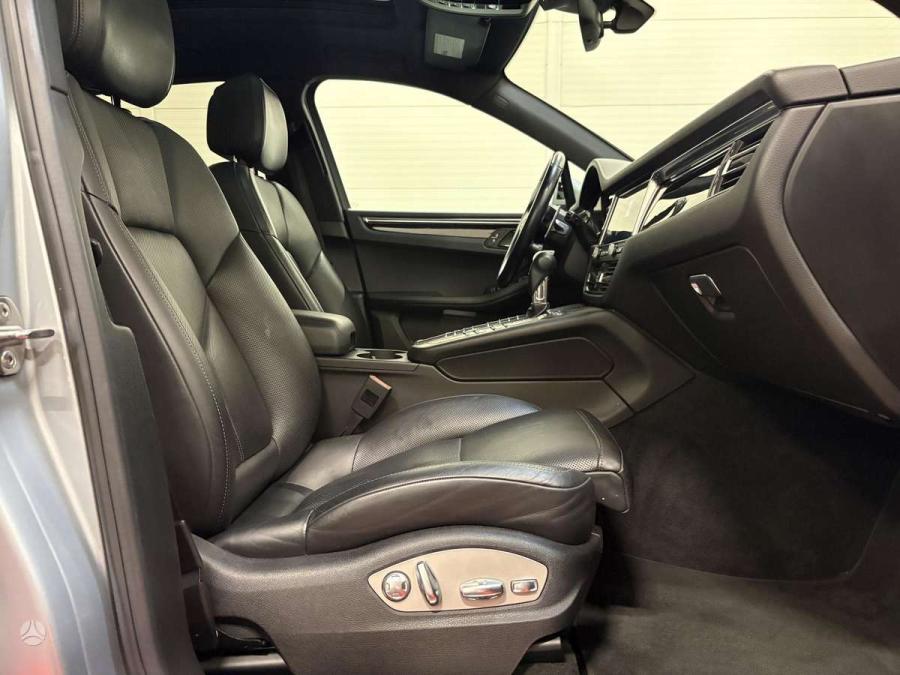 Pelēks Porsche Macan 2020 Viļņa, ar dzinēja tilpumu 3.00 L un nobraukumu 89 tūkst. km par 39990 €, foto 17 vietnē AUTOMOTO.COM.LV