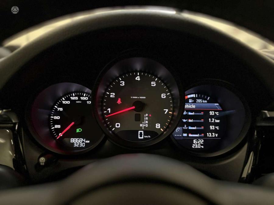 Pelēks Porsche Macan 2020 Viļņa, ar dzinēja tilpumu 3.00 L un nobraukumu 89 tūkst. km par 39990 €, foto 21 vietnē AUTOMOTO.COM.LV