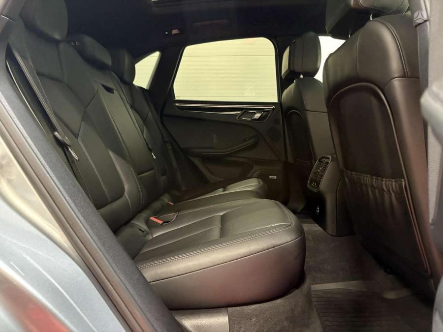 Pelēks Porsche Macan 2020 Viļņa, ar dzinēja tilpumu 3.00 L un nobraukumu 89 tūkst. km par 39990 €, foto 29 vietnē AUTOMOTO.COM.LV