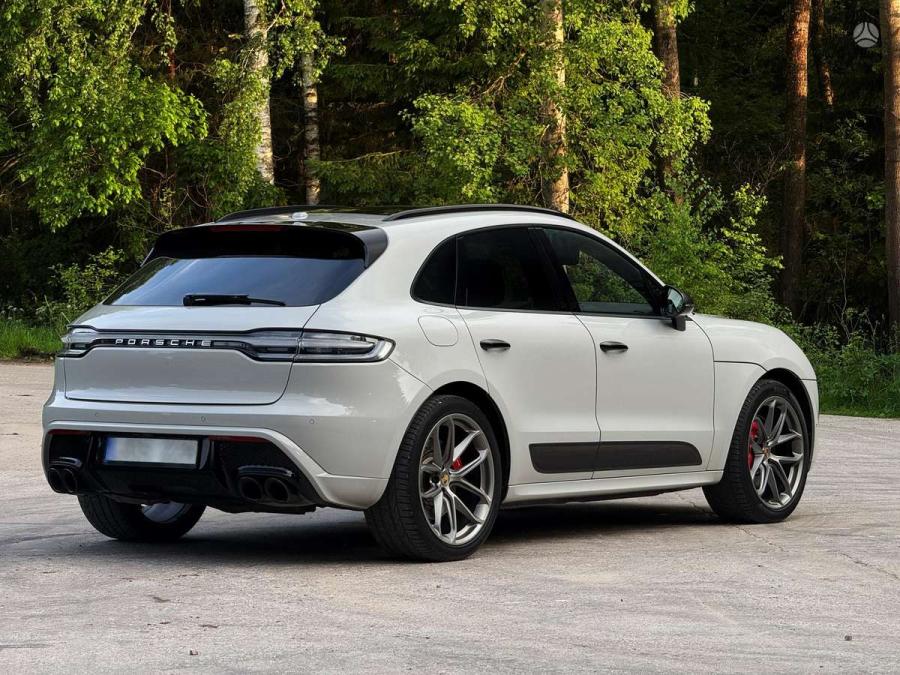 Grey Porsche Macan 2020 in Kaunas, with an engine capacity of 1.98 L and mileage of 78 thousand km for 41500 €, photo 4 on AUTOMOTO.COM.LV