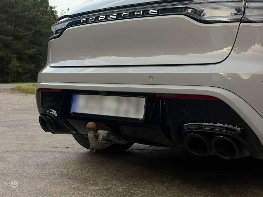 Grey Porsche Macan 2020 in Kaunas, with an engine capacity of 1.98 L and mileage of 78 thousand km for 41500 €, photo 10 on AUTOMOTO.COM.LV