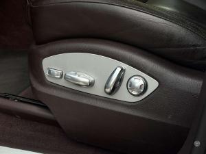 Grey Porsche Macan 2020 in Kaunas, with an engine capacity of 1.98 L and mileage of 78 thousand km for 41500 €, photo 17 on AUTOMOTO.COM.LV