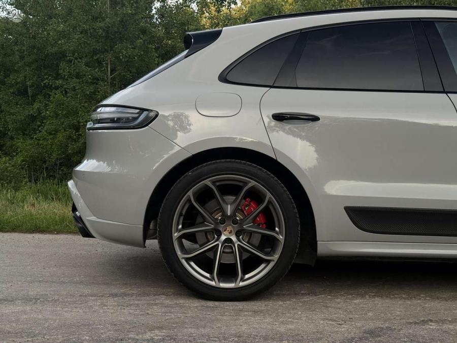Grey Porsche Macan 2020 in Kaunas, with an engine capacity of 1.98 L and mileage of 78 thousand km for 41500 €, photo 23 on AUTOMOTO.COM.LV