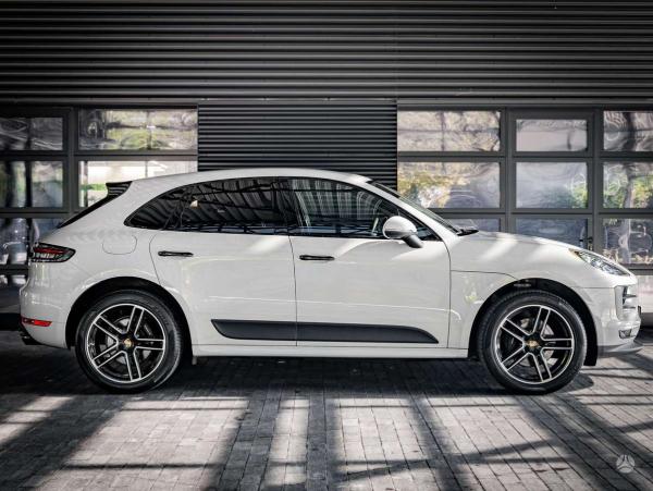 Grey Porsche Macan 2020 in Klaipeda, with an engine capacity of 1.98 L and mileage of 57 thousand km for 45911 €, photo 7 on AUTOMOTO.COM.LV
