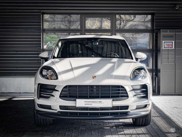 Grey Porsche Macan 2020 in Klaipeda, with an engine capacity of 1.98 L and mileage of 57 thousand km for 45911 €, photo 9 on AUTOMOTO.COM.LV