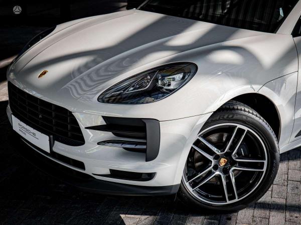 Grey Porsche Macan 2020 in Klaipeda, with an engine capacity of 1.98 L and mileage of 57 thousand km for 45911 €, photo 10 on AUTOMOTO.COM.LV