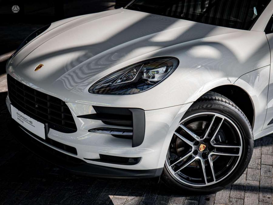 Grey Porsche Macan 2020 in Klaipeda, with an engine capacity of 1.98 L and mileage of 57 thousand km for 45911 €, photo 10 on AUTOMOTO.COM.LV