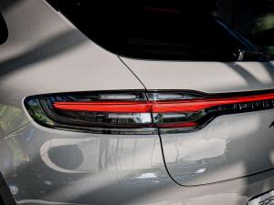 Grey Porsche Macan 2020 in Klaipeda, with an engine capacity of 1.98 L and mileage of 57 thousand km for 45911 €, photo 18 on AUTOMOTO.COM.LV