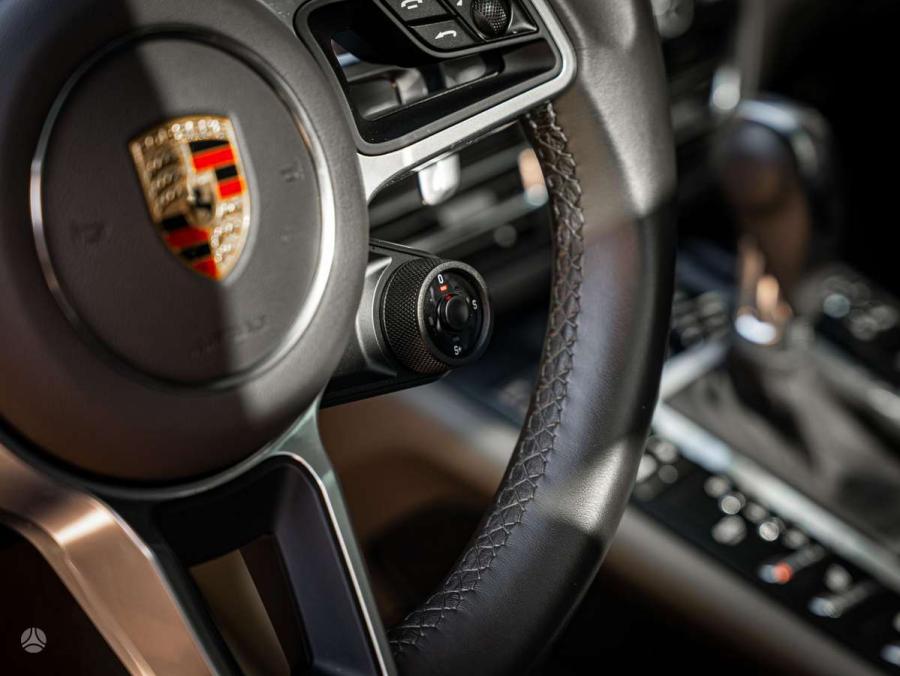 Grey Porsche Macan 2020 in Klaipeda, with an engine capacity of 1.98 L and mileage of 57 thousand km for 45911 €, photo 24 on AUTOMOTO.COM.LV