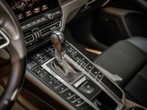 Grey Porsche Macan 2020 in Klaipeda, with an engine capacity of 1.98 L and mileage of 57 thousand km for 45911 €, photo 25 on AUTOMOTO.COM.LV