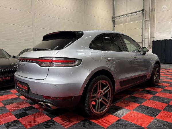 Grey Porsche Macan 2020 in Vilnius, with an engine capacity of 3.00 L and mileage of 89 thousand km for 38990 €, photo 5 on AUTOMOTO.COM.LV