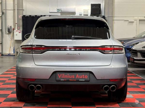 Grey Porsche Macan 2020 in Vilnius, with an engine capacity of 3.00 L and mileage of 89 thousand km for 38990 €, photo 6 on AUTOMOTO.COM.LV
