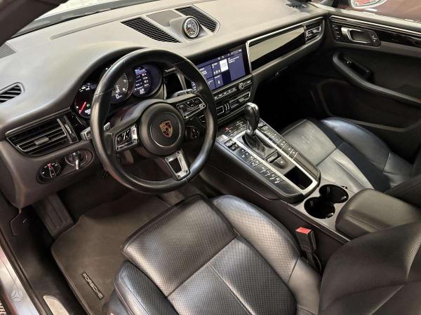 Grey Porsche Macan 2020 in Vilnius, with an engine capacity of 3.00 L and mileage of 89 thousand km for 38990 €, photo 10 on AUTOMOTO.COM.LV