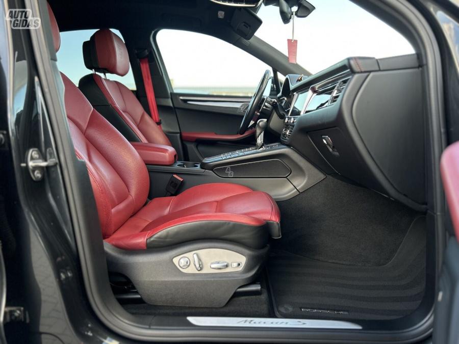 Pelēks Porsche Macan 2020 Kauņa, ar dzinēja tilpumu 3.00 L un nobraukumu 81 tūkst. km par 34999 €, foto 40 vietnē AUTOMOTO.COM.LV