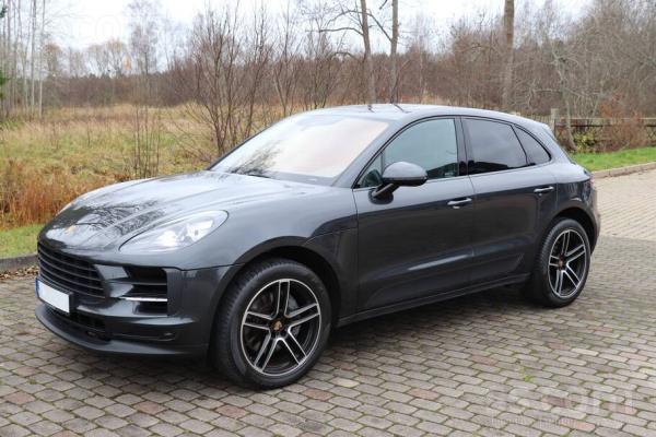 Grey Porsche Macan 2021 in Riga, with an engine capacity of 3.00 L and mileage of 97 thousand km for 44350 €, photo 1 on AUTOMOTO.COM.LV