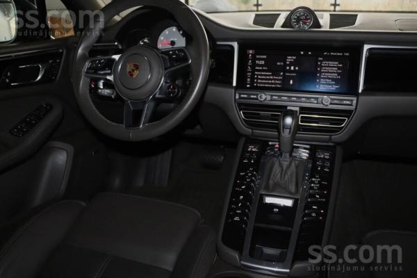 Grey Porsche Macan 2021 in Riga, with an engine capacity of 3.00 L and mileage of 97 thousand km for 44350 €, photo 9 on AUTOMOTO.COM.LV