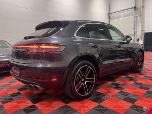 Grey Porsche Macan 2021 in Vilnius, with an engine capacity of 3.00 L and mileage of 12 thousand km for 39990 €, photo 5 on AUTOMOTO.COM.LV