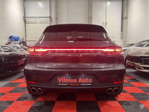 Pelēks Porsche Macan 2021 Viļņa, ar dzinēja tilpumu 3.00 L un nobraukumu 12 tūkst. km par 39990 €, foto 5 vietnē AUTOMOTO.COM.LV