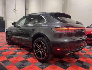 Grey Porsche Macan 2021 in Vilnius, with an engine capacity of 3.00 L and mileage of 12 thousand km for 39990 €, photo 7 on AUTOMOTO.COM.LV