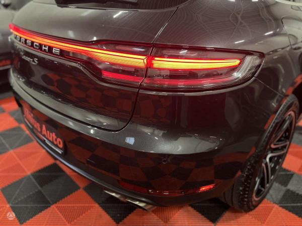 Pelēks Porsche Macan 2021 Viļņa, ar dzinēja tilpumu 3.00 L un nobraukumu 12 tūkst. km par 39990 €, foto 9 vietnē AUTOMOTO.COM.LV
