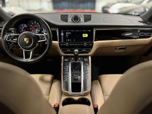 Grey Porsche Macan 2021 in Vilnius, with an engine capacity of 3.00 L and mileage of 12 thousand km for 39990 €, photo 12 on AUTOMOTO.COM.LV