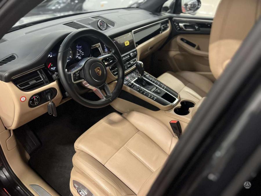 Grey Porsche Macan 2021 in Vilnius, with an engine capacity of 3.00 L and mileage of 12 thousand km for 39990 €, photo 14 on AUTOMOTO.COM.LV