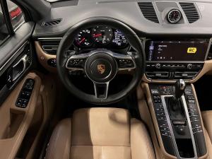 Grey Porsche Macan 2021 in Vilnius, with an engine capacity of 3.00 L and mileage of 12 thousand km for 39990 €, photo 19 on AUTOMOTO.COM.LV