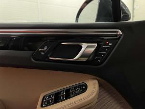 Grey Porsche Macan 2021 in Vilnius, with an engine capacity of 3.00 L and mileage of 12 thousand km for 39990 €, photo 27 on AUTOMOTO.COM.LV