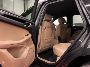Grey Porsche Macan 2021 in Vilnius, with an engine capacity of 3.00 L and mileage of 12 thousand km for 39990 €, photo 29 on AUTOMOTO.COM.LV