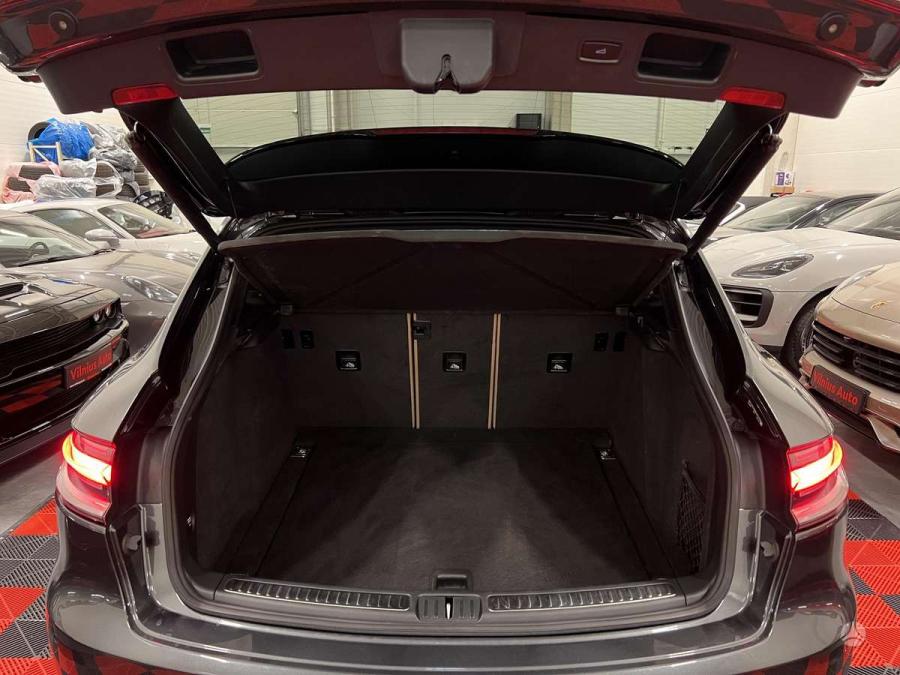 Grey Porsche Macan 2021 in Vilnius, with an engine capacity of 3.00 L and mileage of 12 thousand km for 39990 €, photo 31 on AUTOMOTO.COM.LV