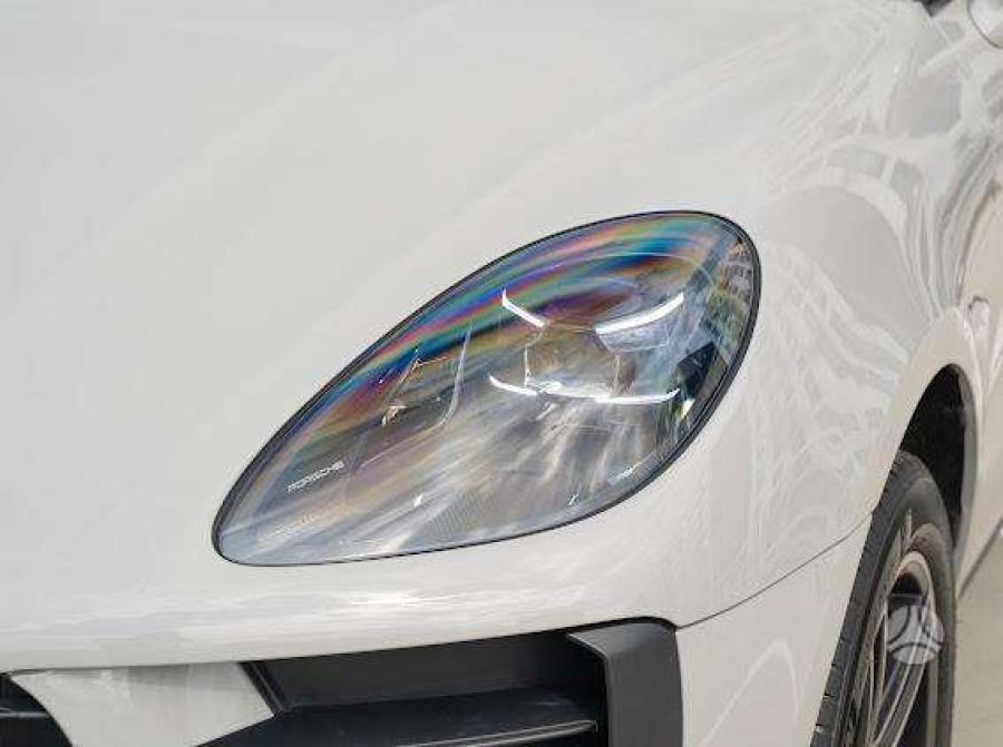 Grey Porsche Macan 2021 in Vilnius, with an engine capacity of 1.98 L and mileage of 57 thousand km for 49300 €, photo 6 on AUTOMOTO.COM.LV