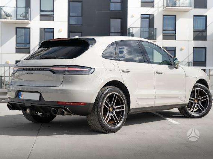 Grey Porsche Macan 2021 in Vilnius, with an engine capacity of 1.98 L and mileage of 57 thousand km for 49300 €, photo 11 on AUTOMOTO.COM.LV