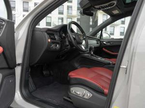 Grey Porsche Macan 2021 in Vilnius, with an engine capacity of 1.98 L and mileage of 57 thousand km for 49300 €, photo 15 on AUTOMOTO.COM.LV