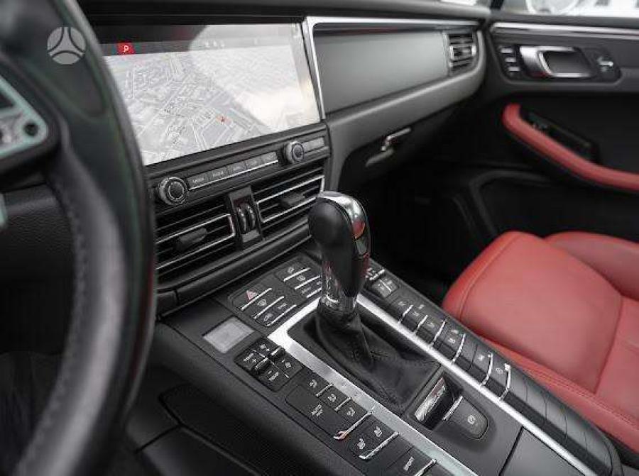 Grey Porsche Macan 2021 in Vilnius, with an engine capacity of 1.98 L and mileage of 57 thousand km for 49300 €, photo 16 on AUTOMOTO.COM.LV