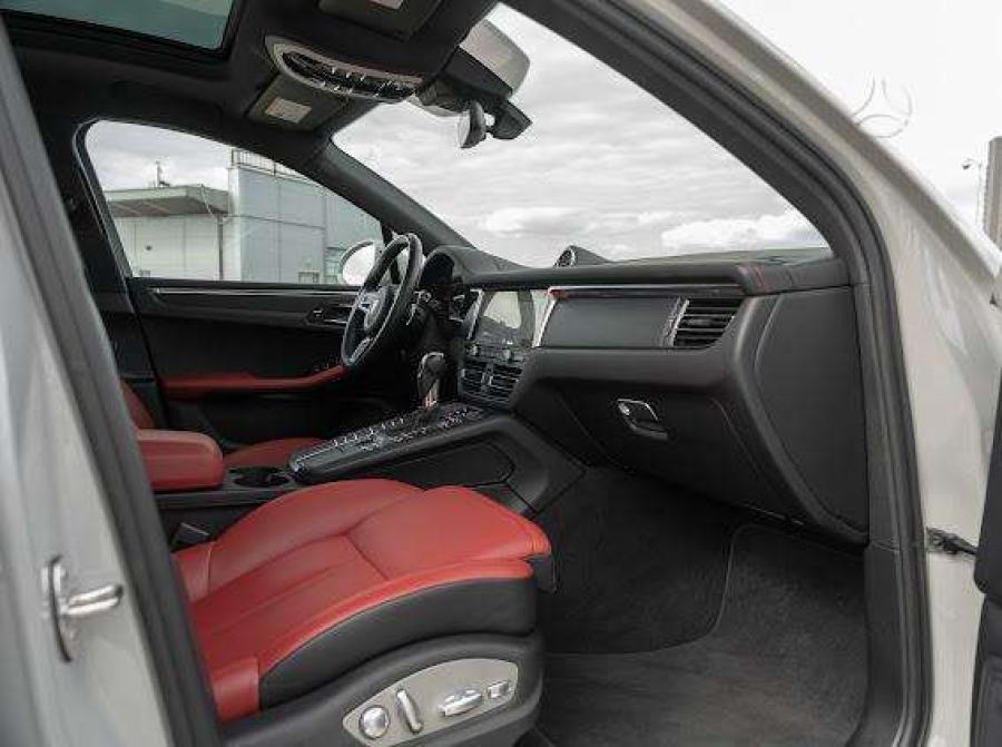 Grey Porsche Macan 2021 in Vilnius, with an engine capacity of 1.98 L and mileage of 57 thousand km for 49300 €, photo 21 on AUTOMOTO.COM.LV