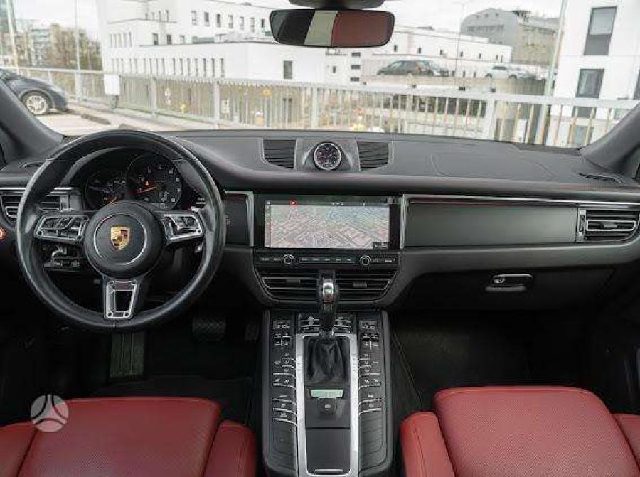 Grey Porsche Macan 2021 in Vilnius, with an engine capacity of 1.98 L and mileage of 57 thousand km for 49300 €, photo 25 on AUTOMOTO.COM.LV