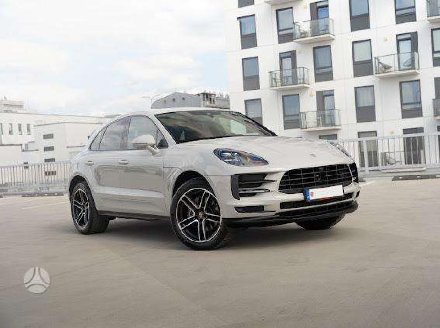Grey Porsche Macan 2021 in Vilnius, with an engine capacity of 1.98 L and mileage of 57 thousand km for 49300 €, photo 34 on AUTOMOTO.COM.LV