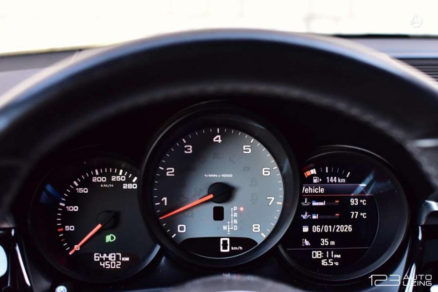 Pelēks Porsche Macan 2021 Kretinga, ar dzinēja tilpumu 3.00 L un nobraukumu 64 tūkst. km par 44999 €, foto 26 vietnē AUTOMOTO.COM.LV
