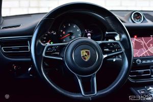 Pelēks Porsche Macan 2021 Kretinga, ar dzinēja tilpumu 3.00 L un nobraukumu 64 tūkst. km par 44999 €, foto 29 vietnē AUTOMOTO.COM.LV