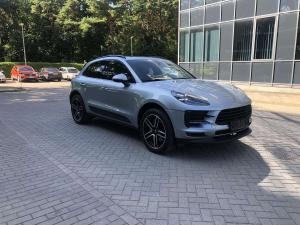 Grey Porsche Macan 2021 in Vilnius, with an engine capacity of 1.98 L and mileage of 139 thousand km for 42600 €, photo 1 on AUTOMOTO.COM.LV