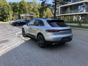 Grey Porsche Macan 2021 in Vilnius, with an engine capacity of 1.98 L and mileage of 139 thousand km for 42600 €, photo 6 on AUTOMOTO.COM.LV