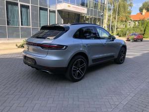 Grey Porsche Macan 2021 in Vilnius, with an engine capacity of 1.98 L and mileage of 139 thousand km for 42600 €, photo 8 on AUTOMOTO.COM.LV