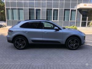 Grey Porsche Macan 2021 in Vilnius, with an engine capacity of 1.98 L and mileage of 139 thousand km for 42600 €, photo 9 on AUTOMOTO.COM.LV