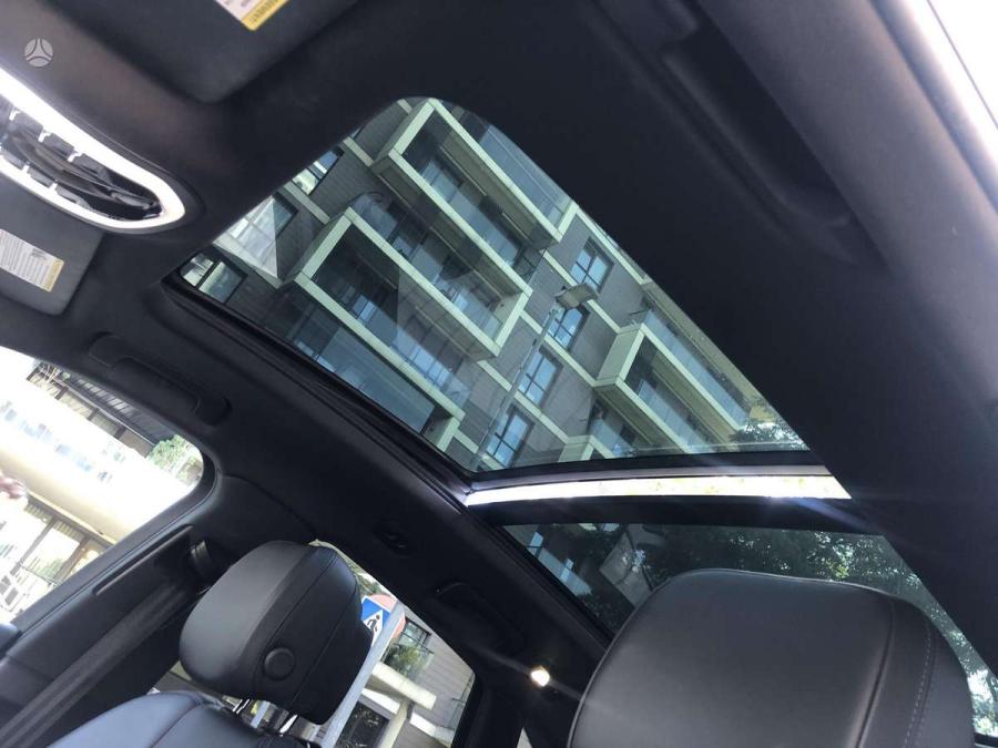 Grey Porsche Macan 2021 in Vilnius, with an engine capacity of 1.98 L and mileage of 139 thousand km for 42600 €, photo 15 on AUTOMOTO.COM.LV