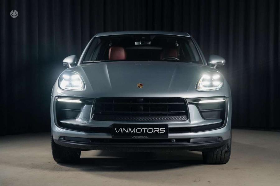Grey Porsche Macan 2022 in Vilnius, with an engine capacity of 2.00 L and mileage of 46 thousand km for 46900 €, photo 2 on AUTOMOTO.COM.LV
